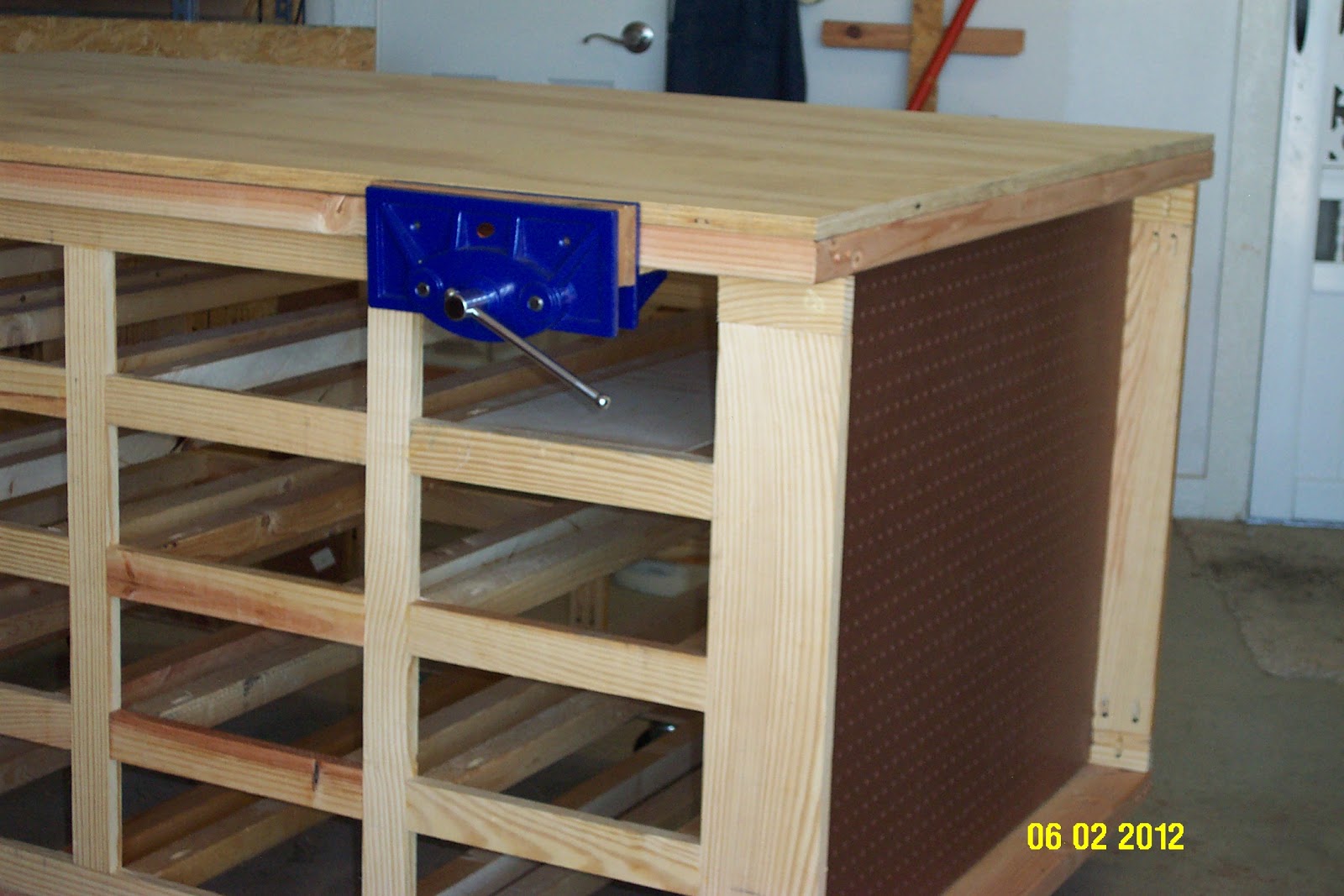 Joe's Wood Hobby: Work Table for the small shop