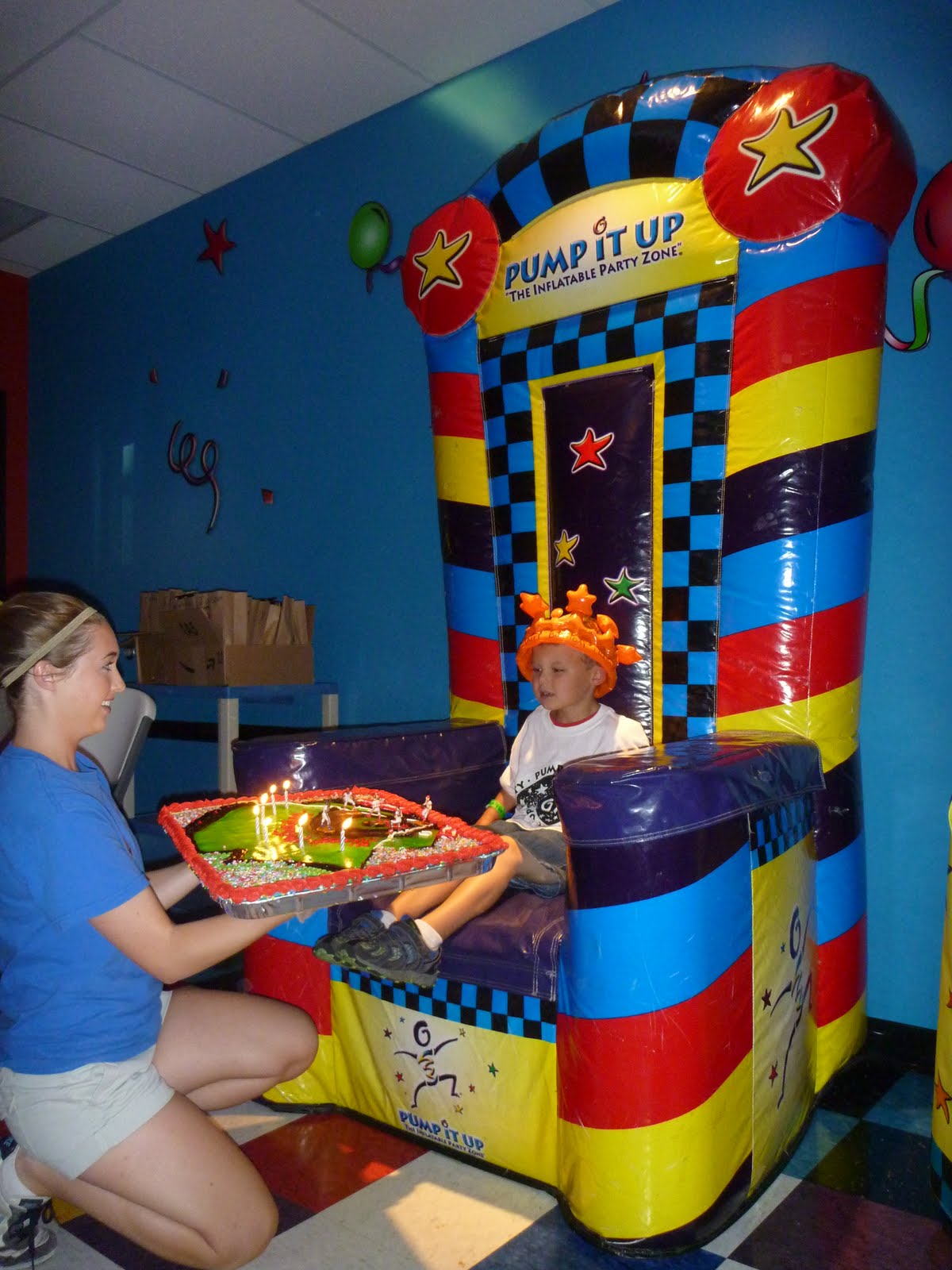 My life, my blog: Tyler's 7th birthday party, pump-it-up style!
