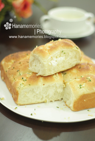 HaNa's FamiLy: Garlic Finger Bread