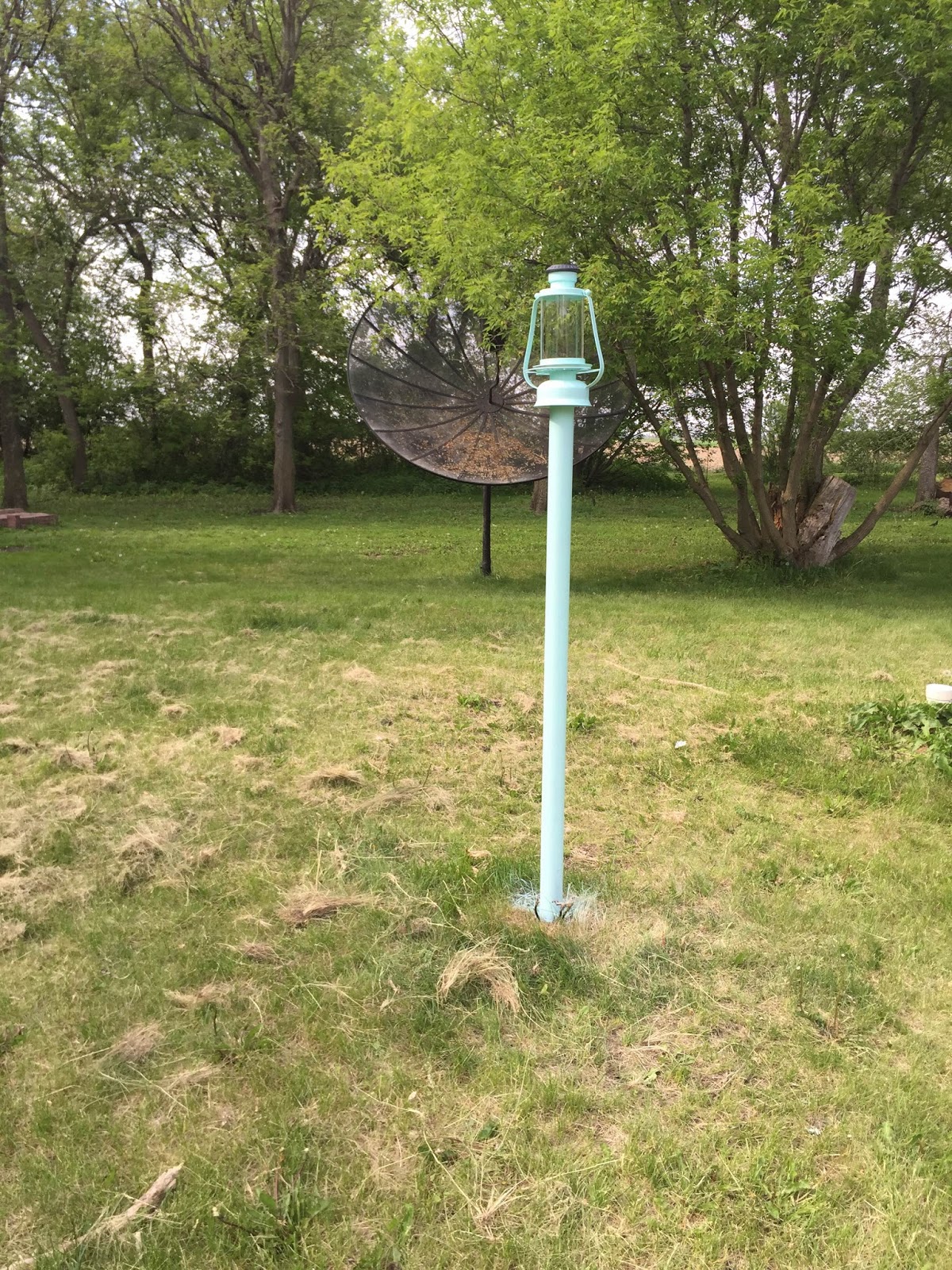 DIY Lamp Post | The Dabbling Crafter