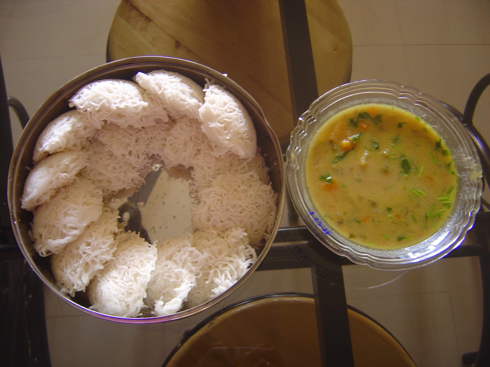 FoodoMania: Idiyappam - The Steam Cooked Breakfast Special
