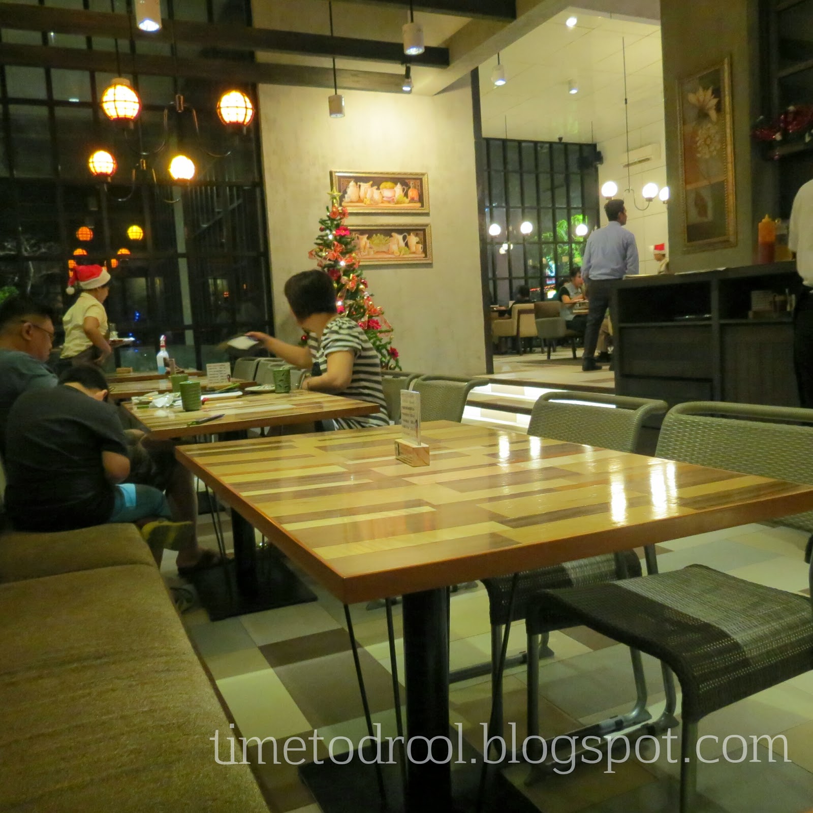 Surabaya Food Stalls & Restaurant: Zenbu House of Mozaru