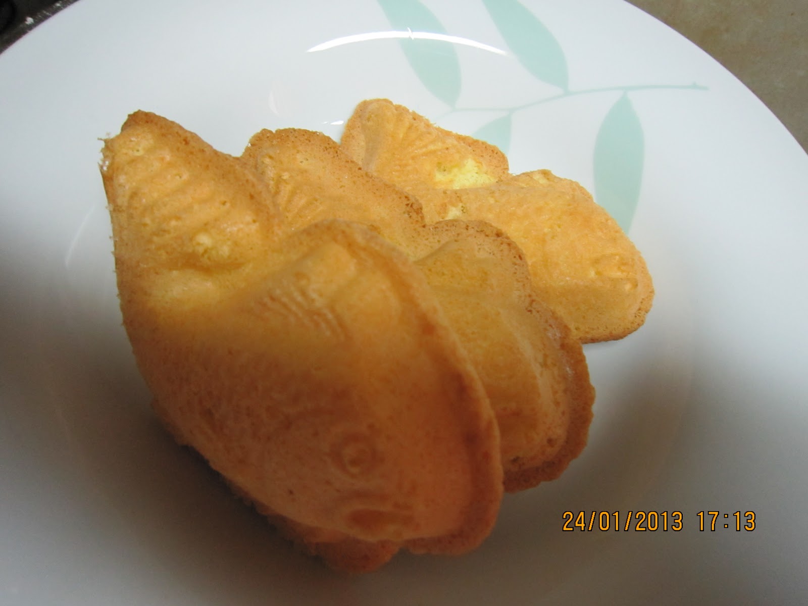 Kandy's Kitchen @ Bigheadmagicmad : Homemade Kueh Bolu/ Kuih Bahulu ...