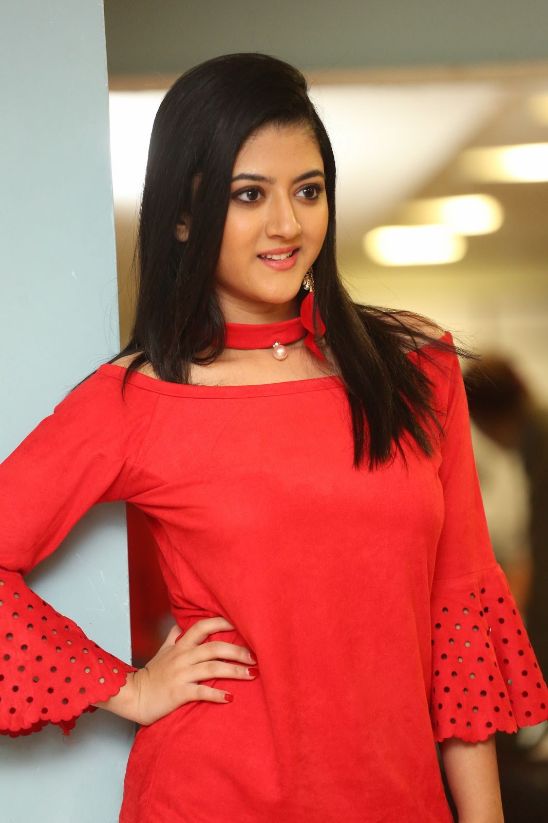 Shriya Sharma latest sizzling pics in red top