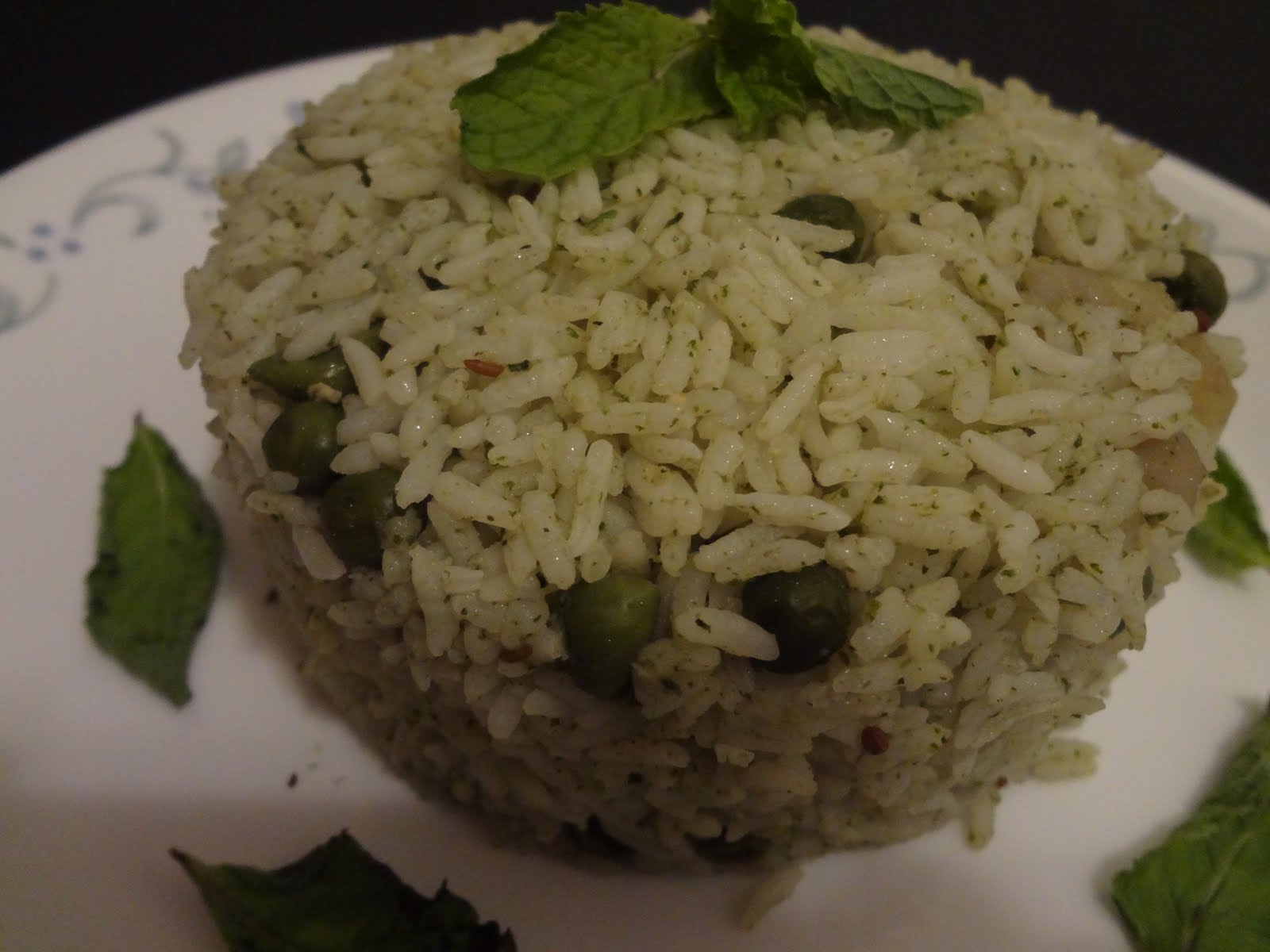 Achusmenu- Indian Vegetarian Cooking: Aloo Pudina Rice / Potato Mint Rice