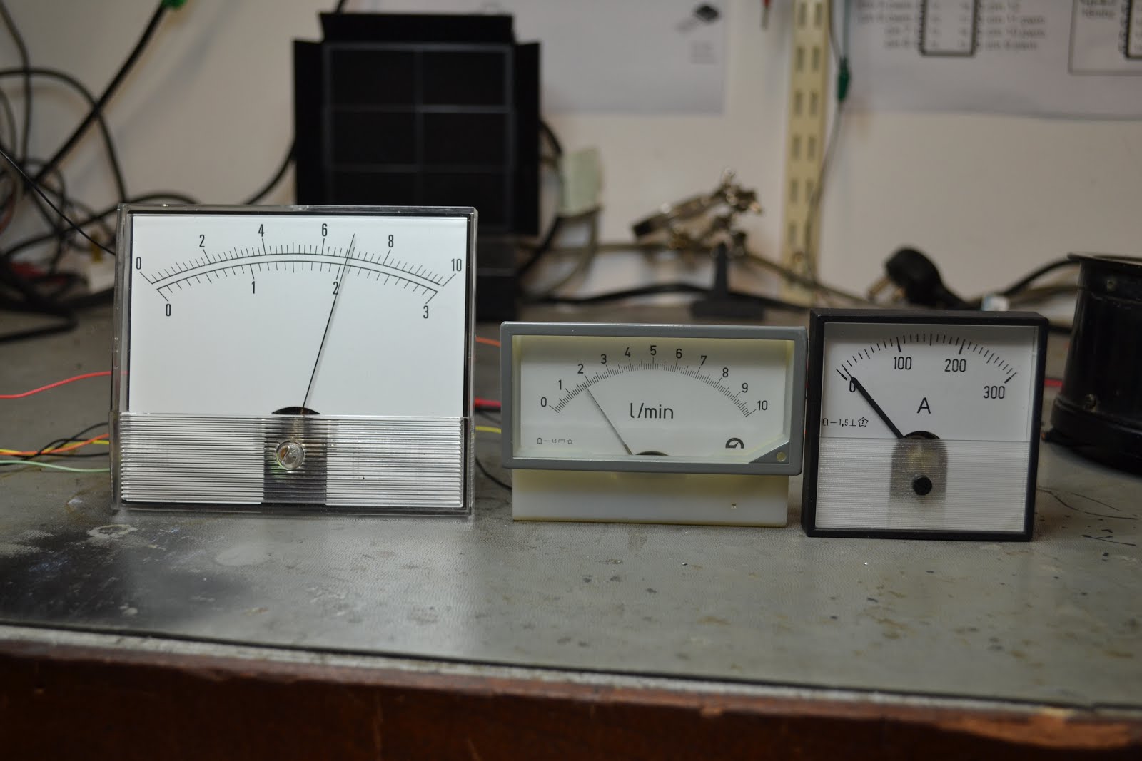 Doz' Blog: Arduino "analog" (analogue!!) clock.