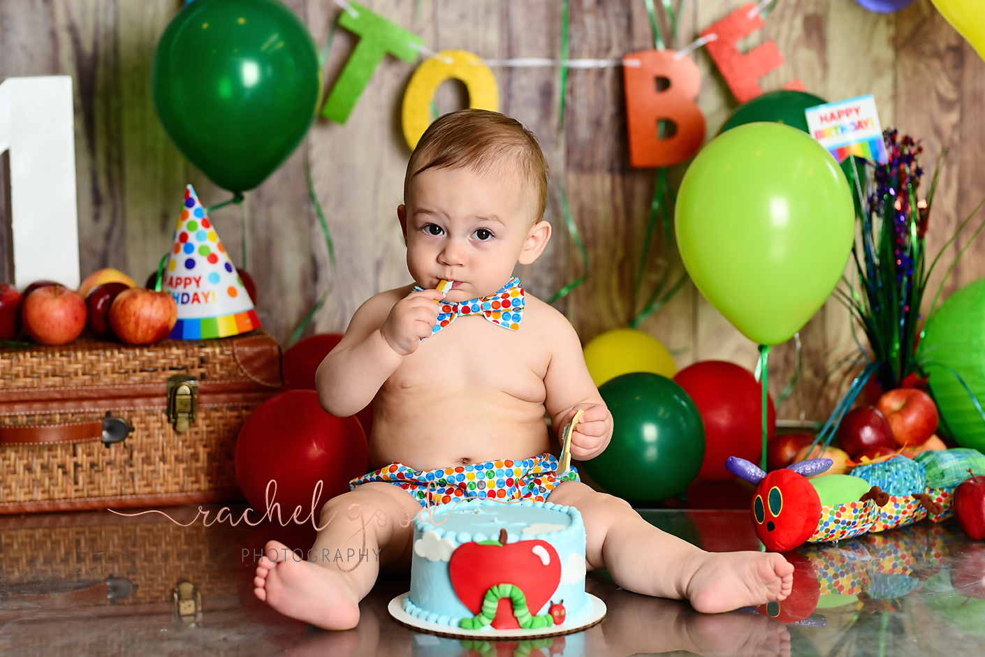 rachel good photography: Hungry Caterpillar Cake smash with Henry