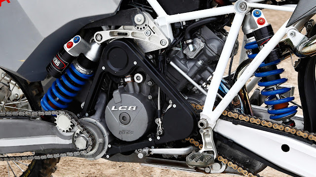 KTM 990 2WD | Projekt DT-A - RocketGarage - Cafe Racer Magazine