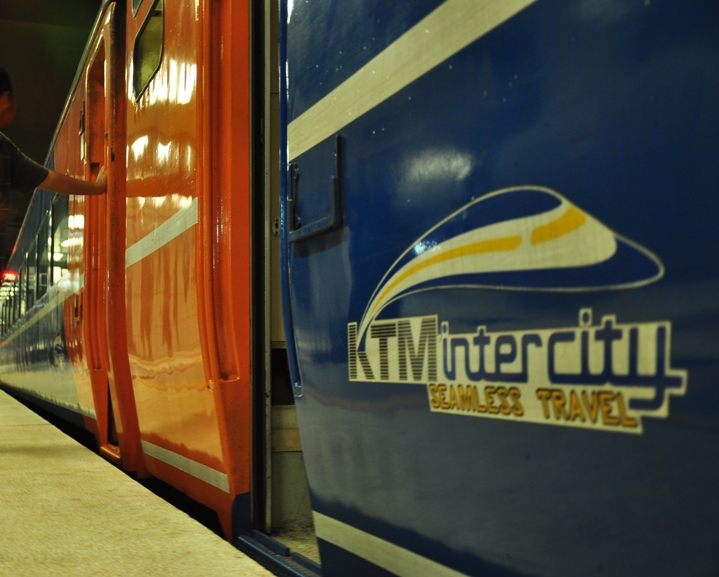 Kepada Blog Aku Bercerita: A Story of The Blue Coach - Malayan Tiger ...