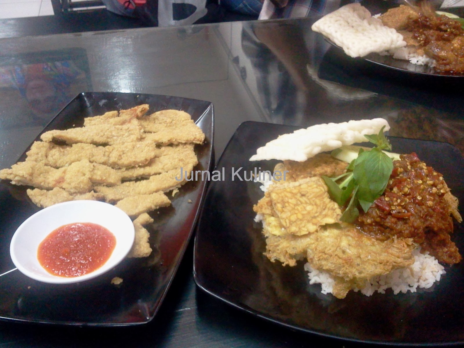 Kuliner Indonesia: Sego Sambel Wonokromo - Waroeng Jangkrik