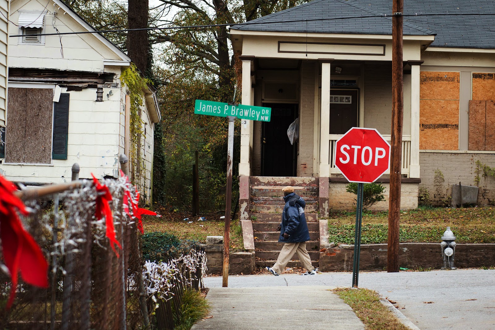 Rebuilding Place in the Urban Space: (Over)Focusing on community ...