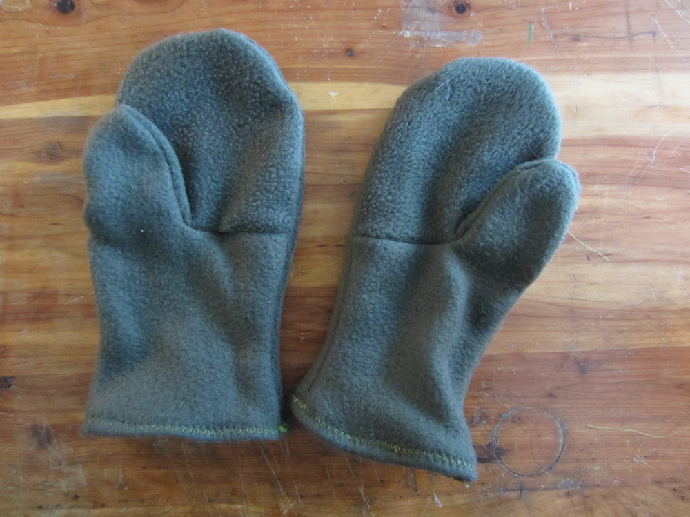 Found Beauty Studio: Super Simple Fleece Mitten Tutorial