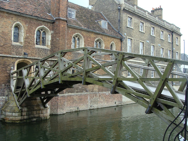 Lada Writes: Mathematical Bridge in Words & Pictures