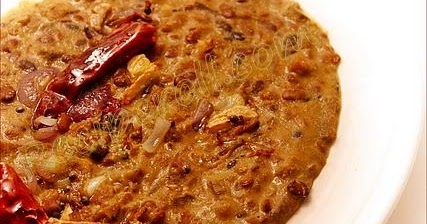 Muthira Kaya Puzhukku / Horse Gram Plantain Curry