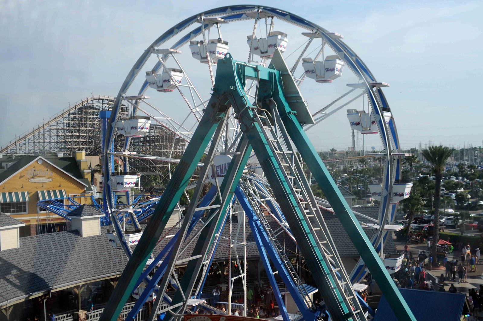 NewsPlusNotes: Scott And Carol Present - A Look At The Kemah Boardwalk