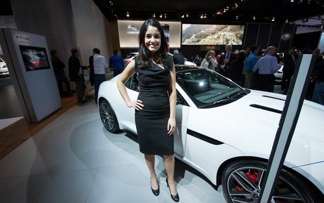 2014 Detroit Auto Show Girls | Carsfresh