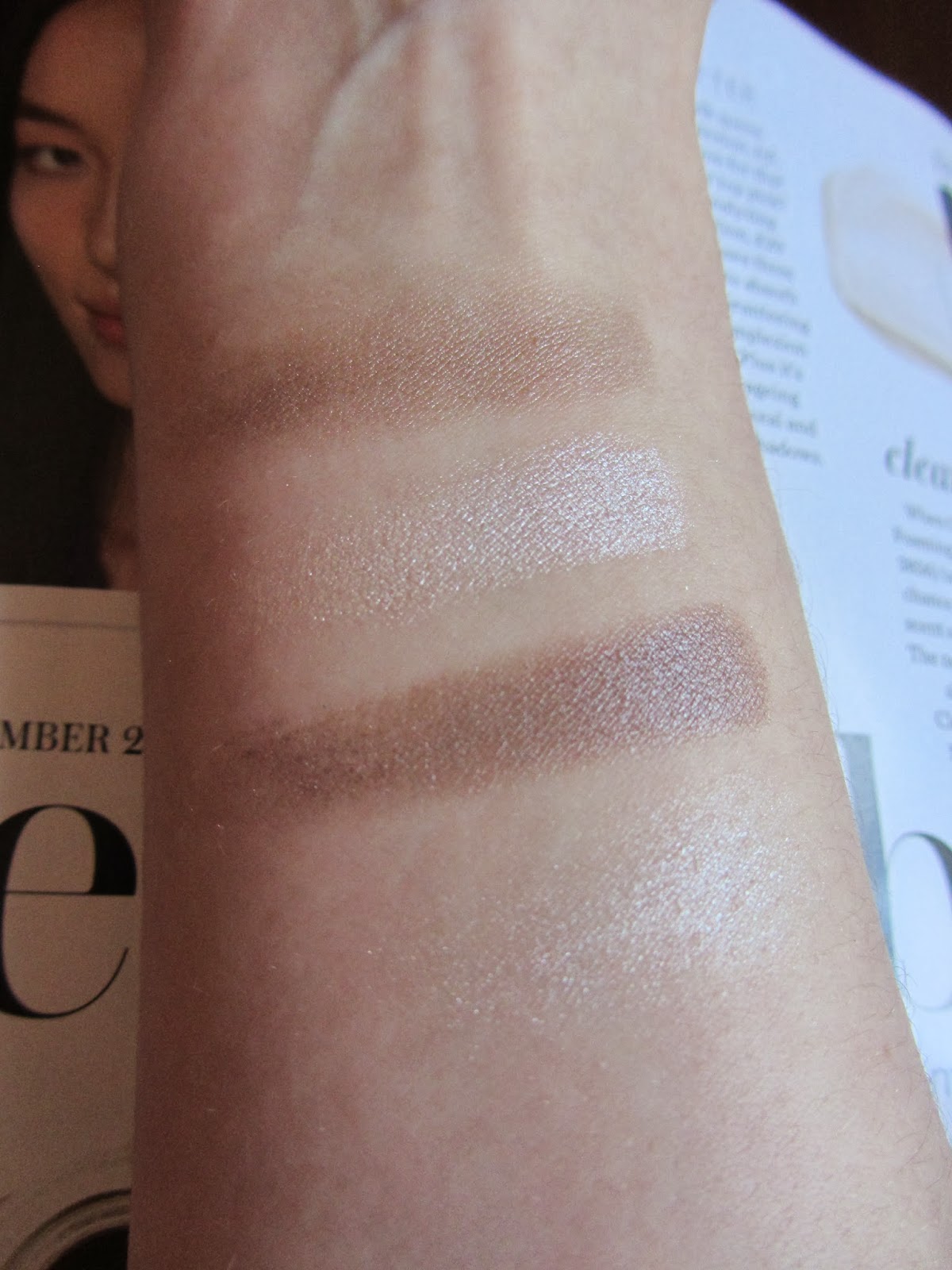 What Laura Loves Today: Japonesque - Velvet Touch Shadow - Review