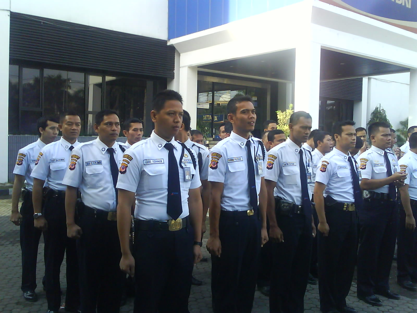 SECURITY BRI KANCA AH.NASUTION: STANDAR LAYANAN SECURITY BRI