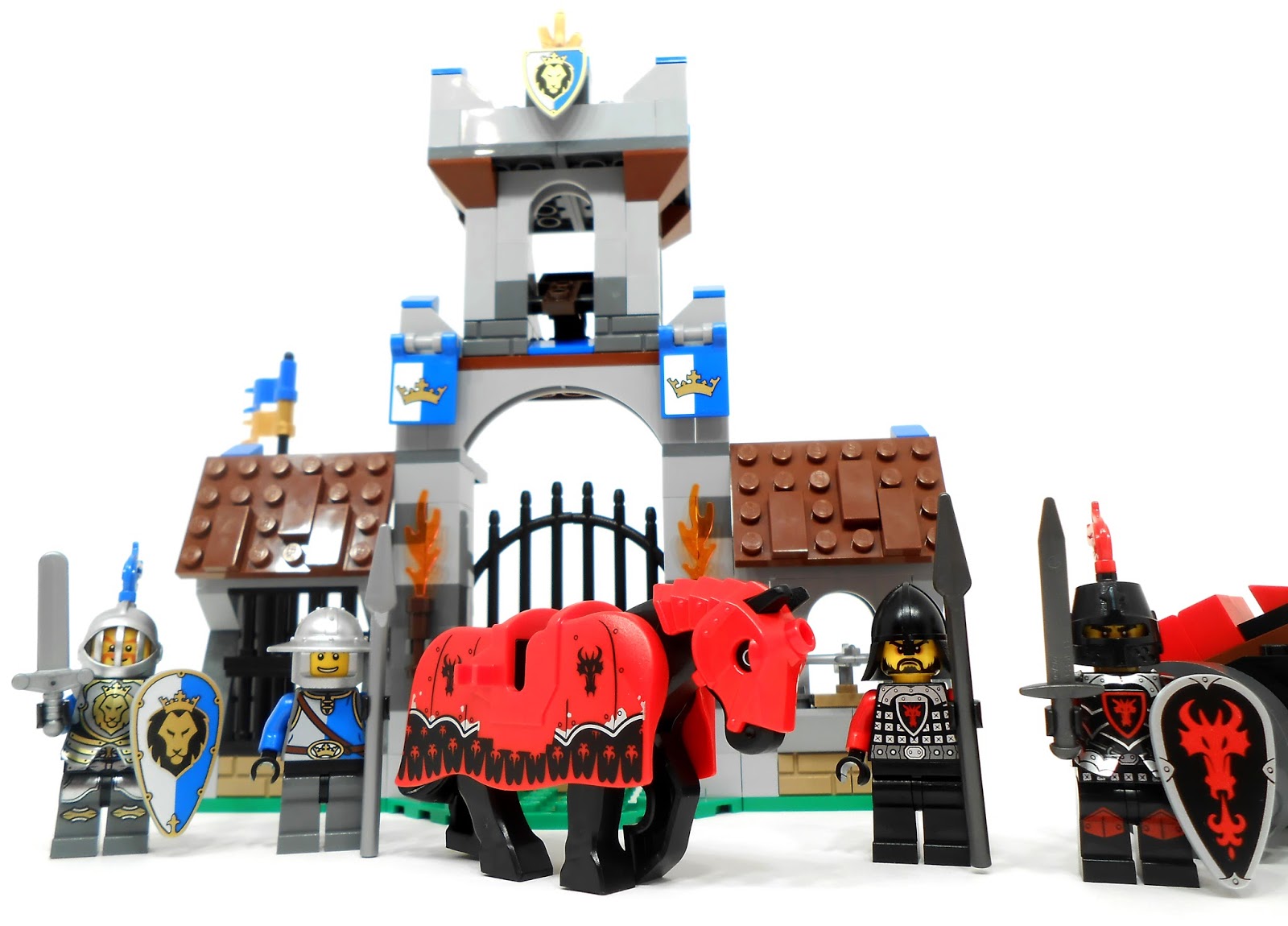 Oz Brick Nation: LEGO Castle 70402: The Gatehouse Raid Review.
