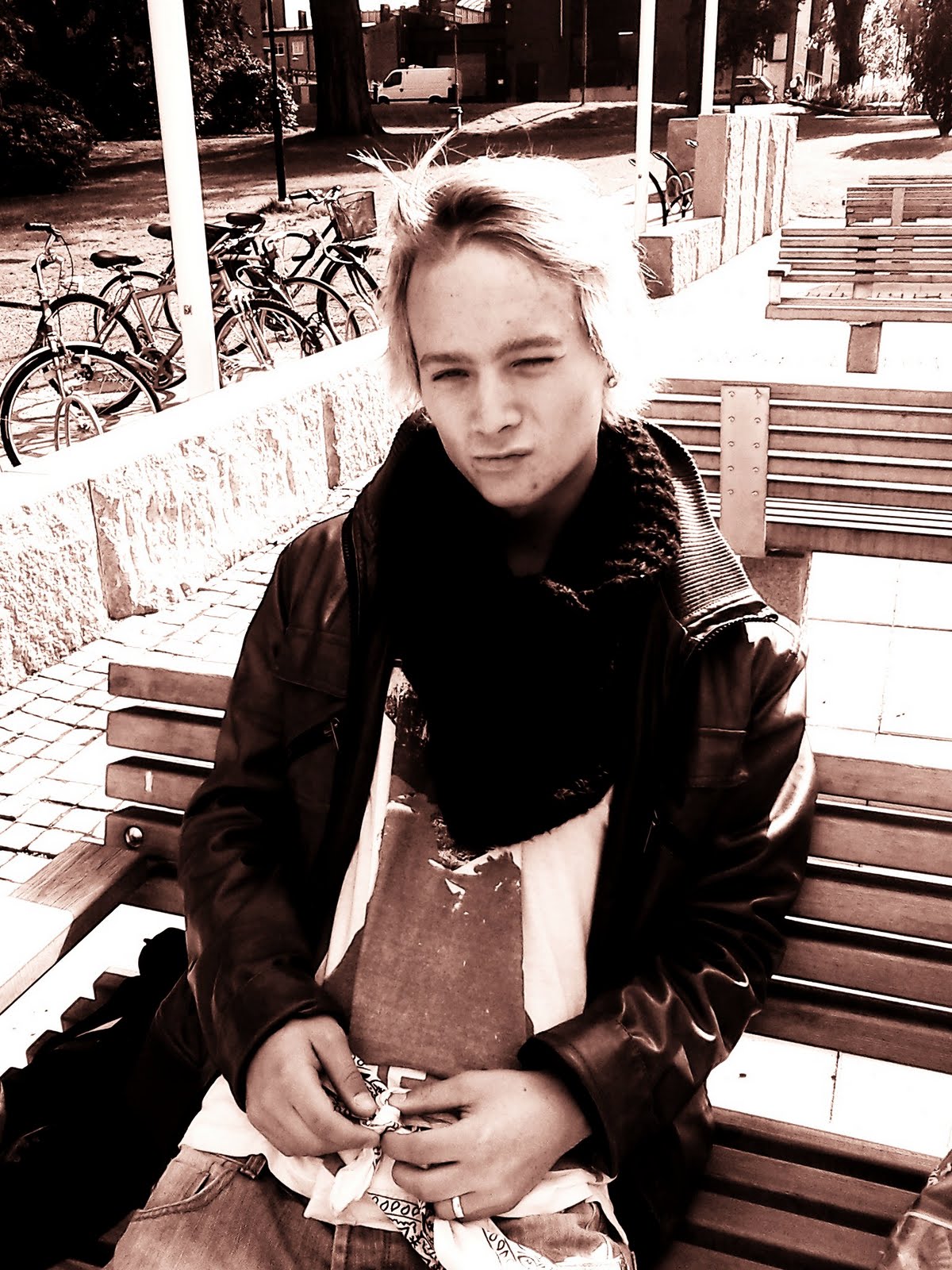 Tiepadaam - swedish famous partille johnny: Blogga blogga kmr aldrig ...