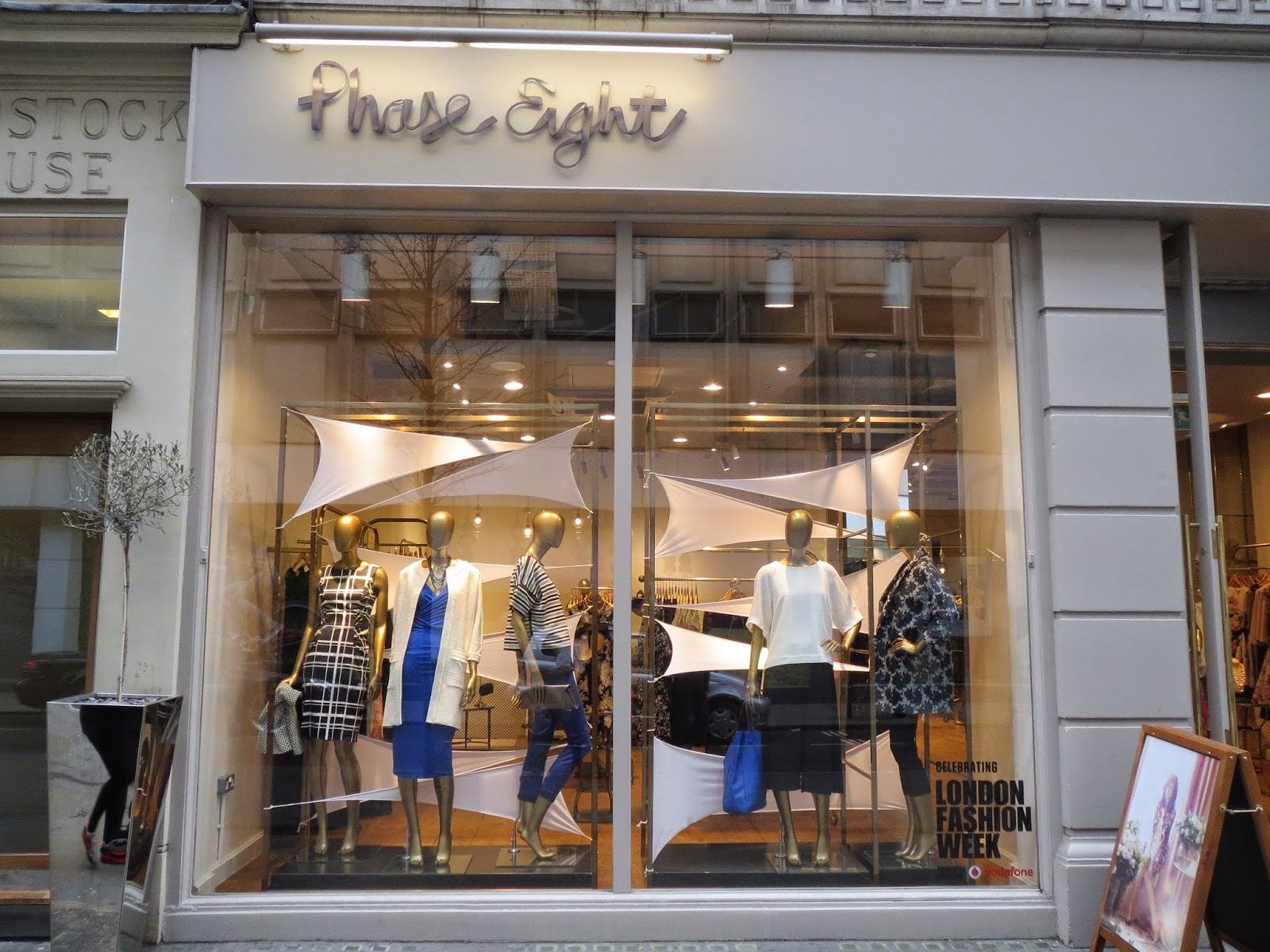 RetailStoreWindows.com: Phase Eight, London