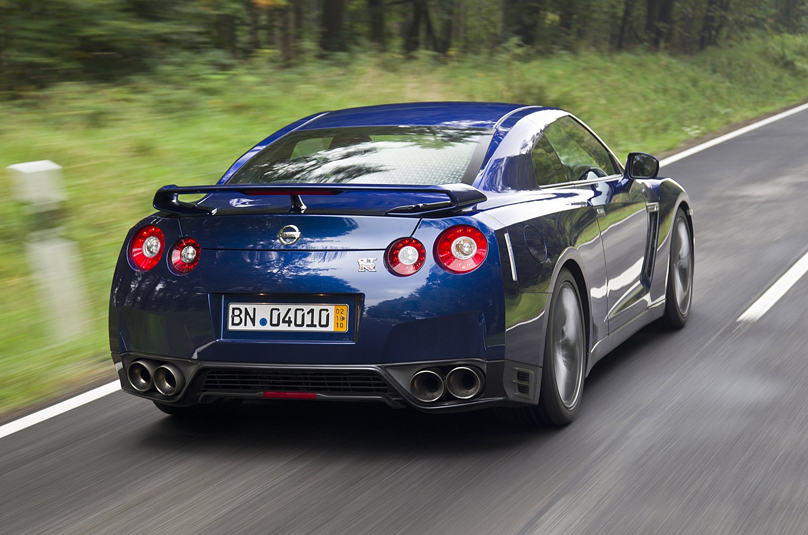 Fast Fun Cars: 2012 Nissan Skyline R35 GTR