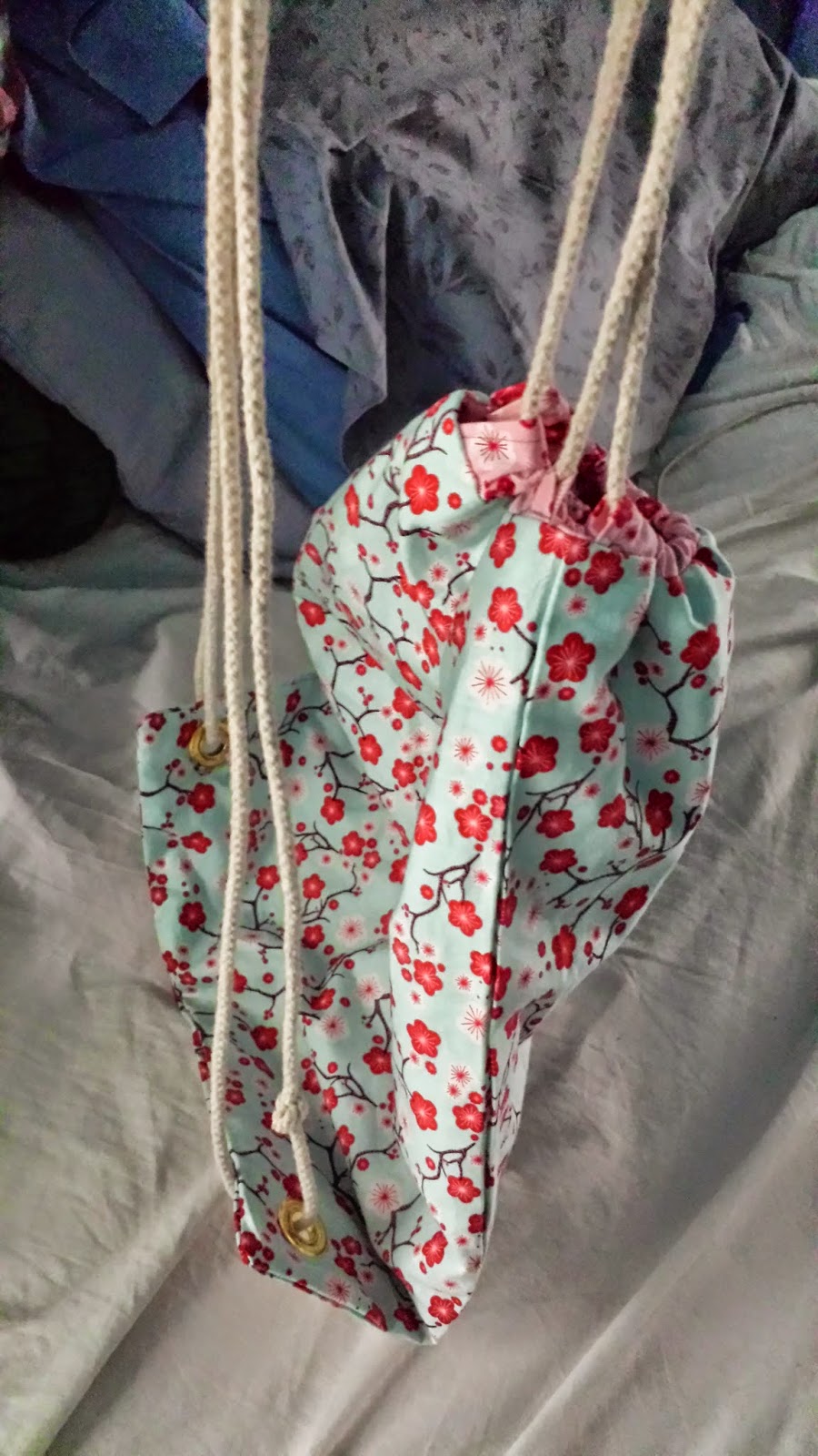 The Maverick Seamster: The Gym Bag Tutorial - Get Your Workout ON In Style!