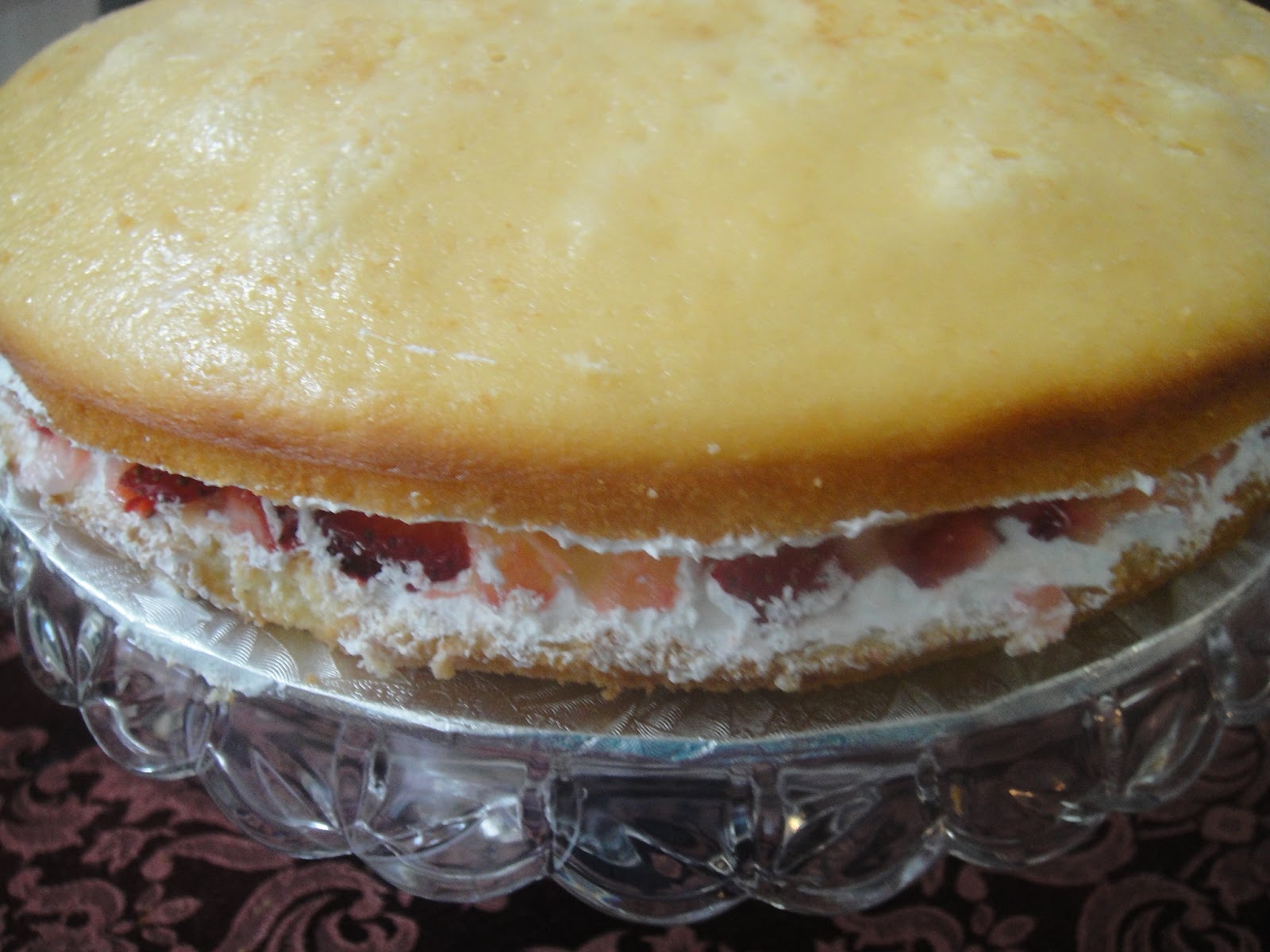 Stuffed pineapple cake