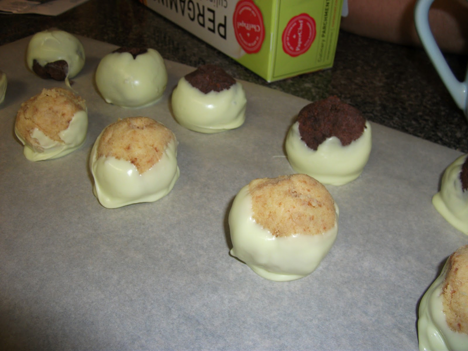 Nat's Adventures in Baking: Fail: Cake Pop (★ ★ ☆ ☆ ☆)