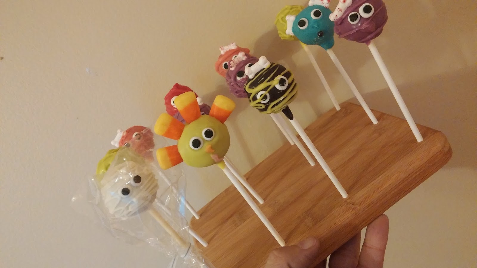 Gust Gab: DIY Cake Pop Stand