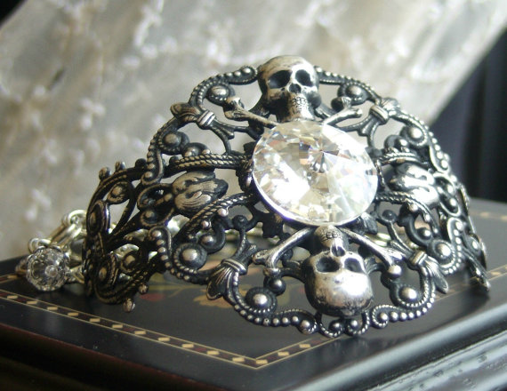 Layered Metal Jewelry Designs and Tutorial / The Beading Gem