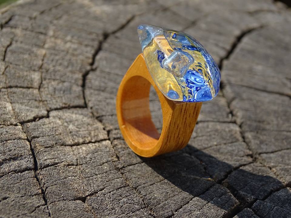 Universul de sticla -design si manufactura: Inele din lemn innobilate ...