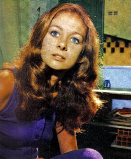 Astros em Revista: EVA CHRISTIAN A NAMORADA DO HERÓI