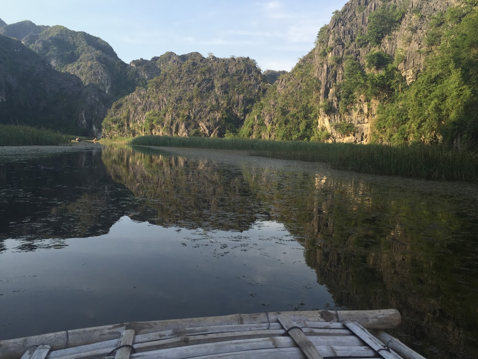 MIRAQUEBÉ: Capitales venidas a menos y paseo en Sampan (Lao Cai - Ha ...