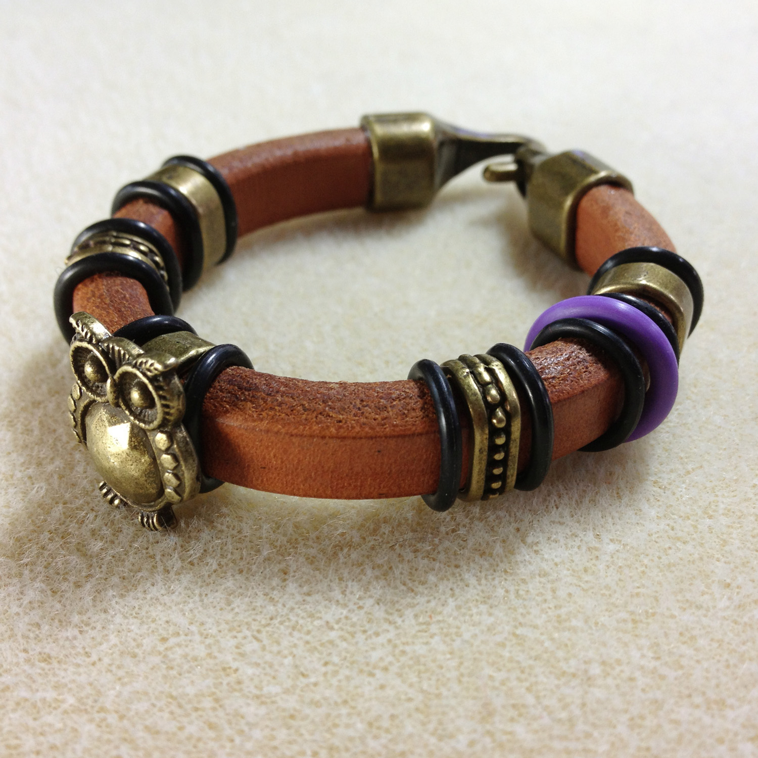 Sleepless Beader: TREND TRACKING: leather cord and sliders