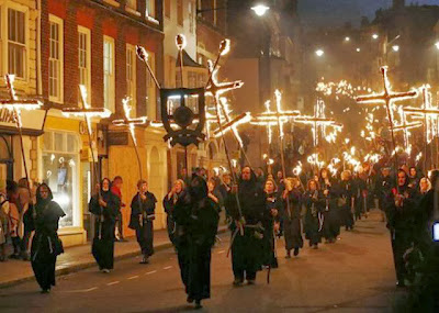 Top 10 Fire Festivals Around The World - Ye Kya Chutiyapa Hai