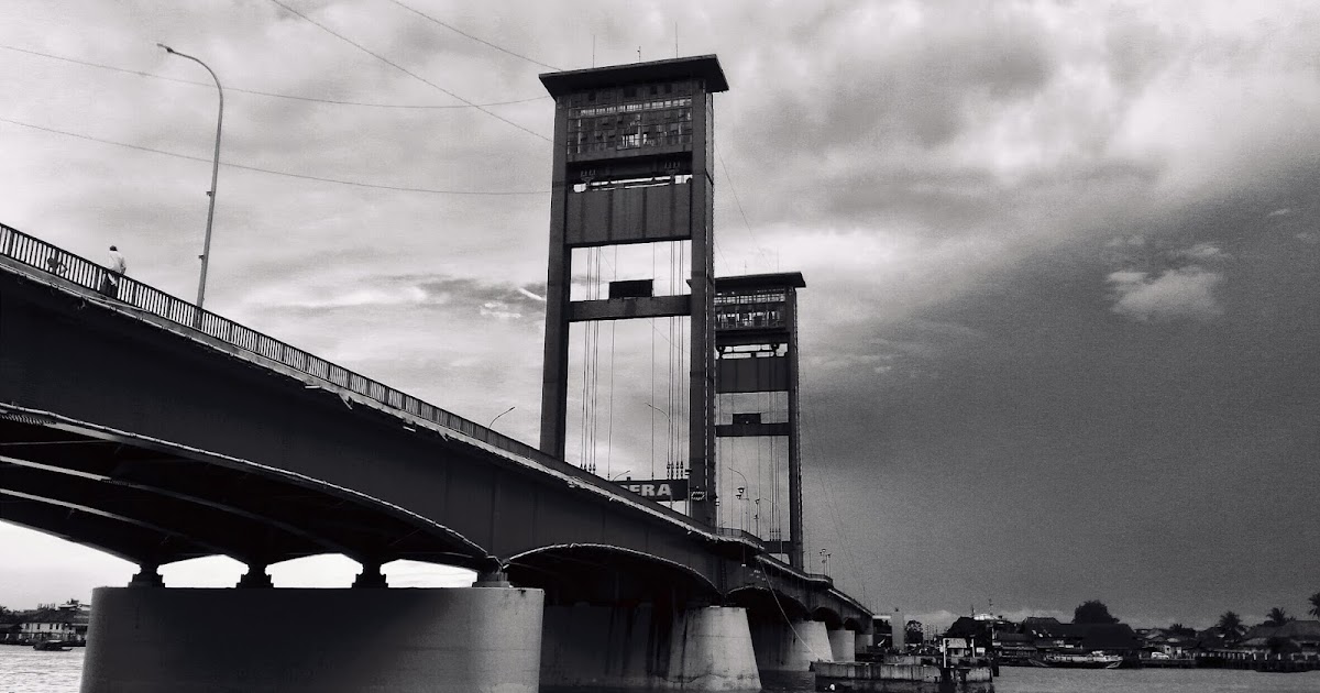 Ampera Bridge | Monochromapix