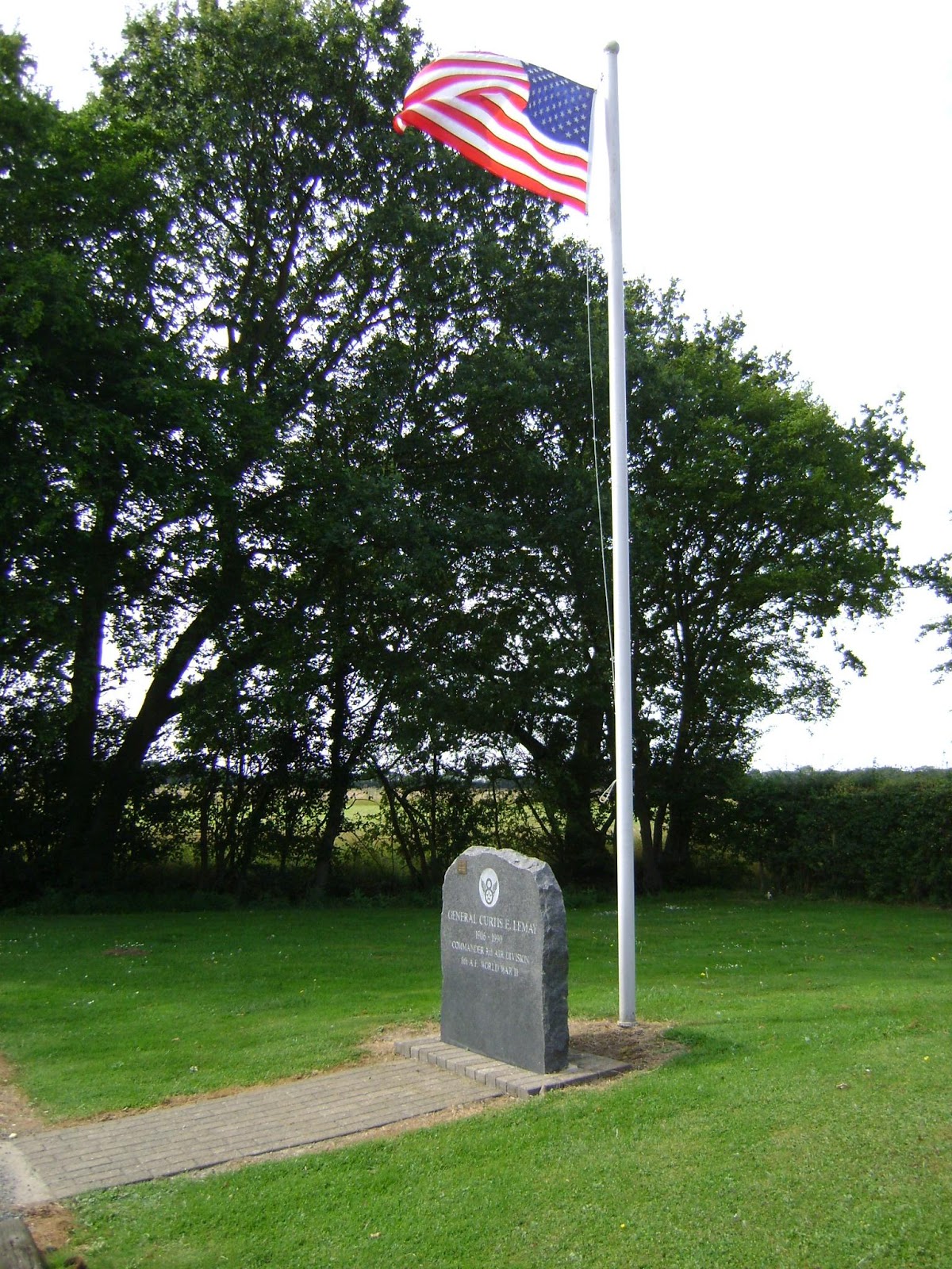 American Memorials in Norfolk & Suffolk: Thorpe Abbotts: 100th Bomb ...