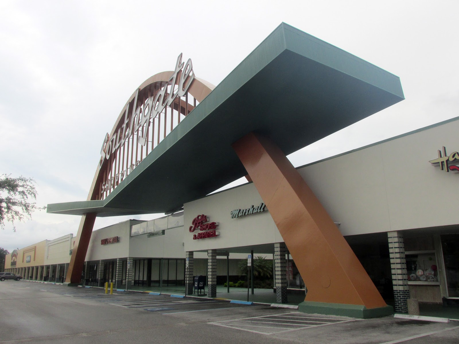 Eccentric Roadside: Now you've seen a mall: the retro-tastic Southgate ...