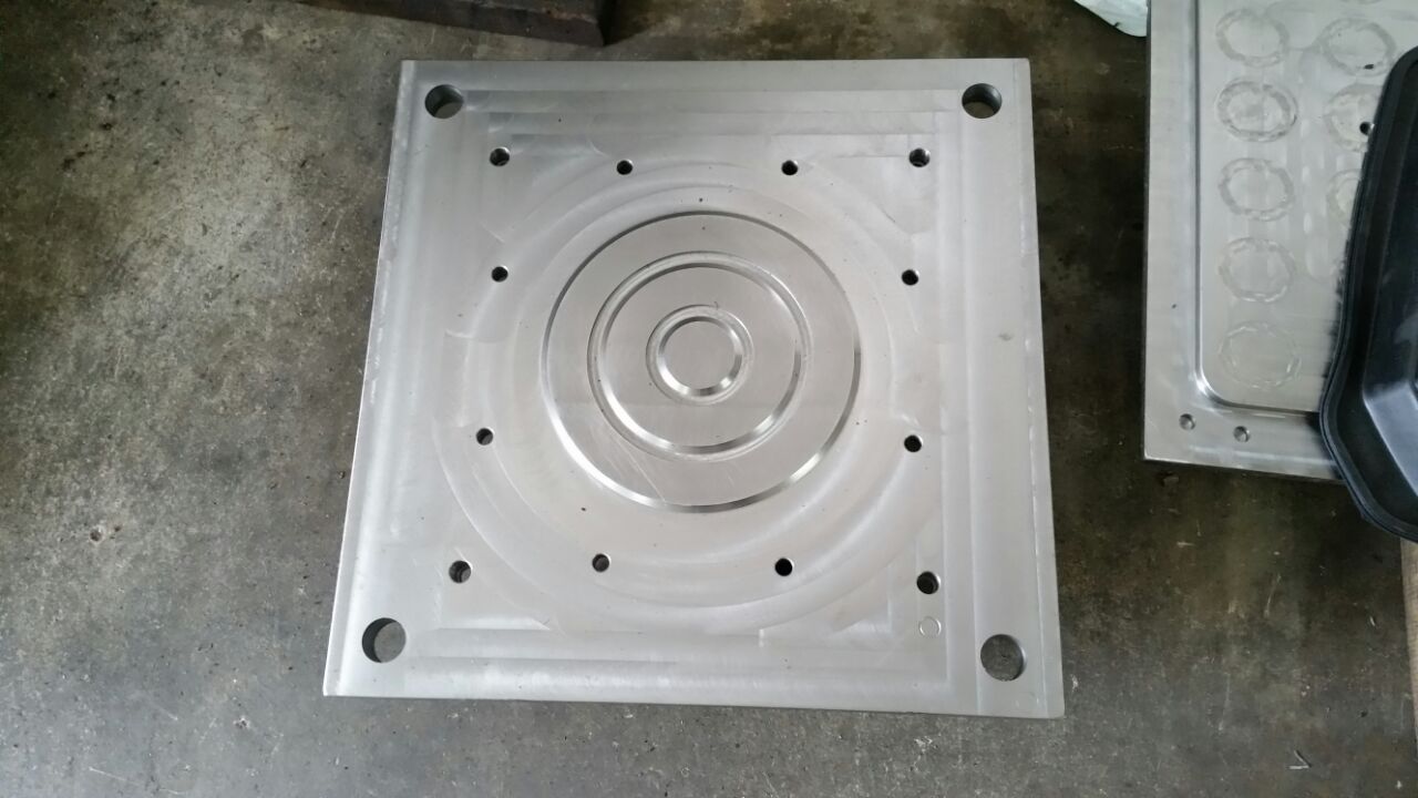 Minerals and Metals: The Iconic Rubber Tub