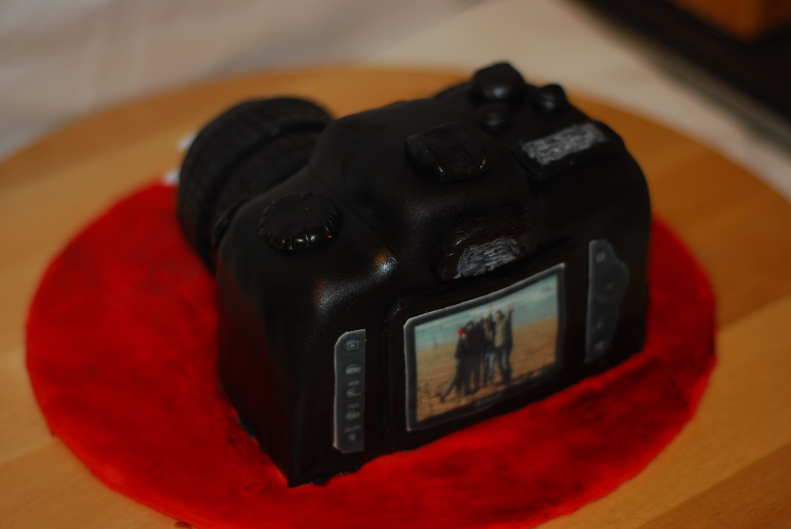 Bitter-Sweet Bakery: Nikon D90 Camera Cake (White chocolate cream ...