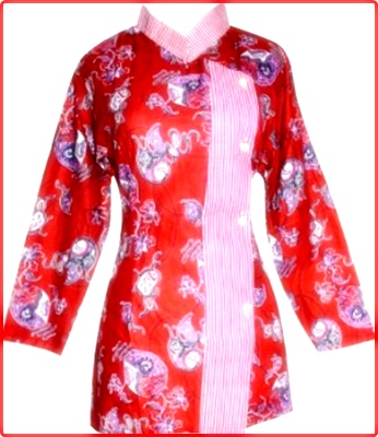 Model baju batik wanita modern warna merah