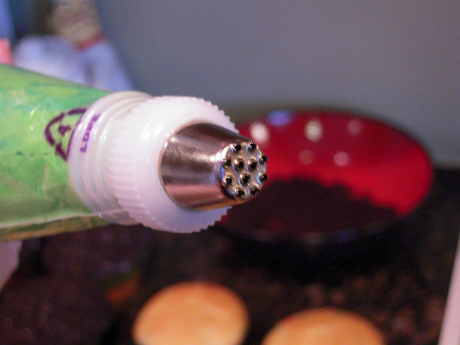 The Collide-A-Scope: Rabbit Hole Cupcakes Tutorial