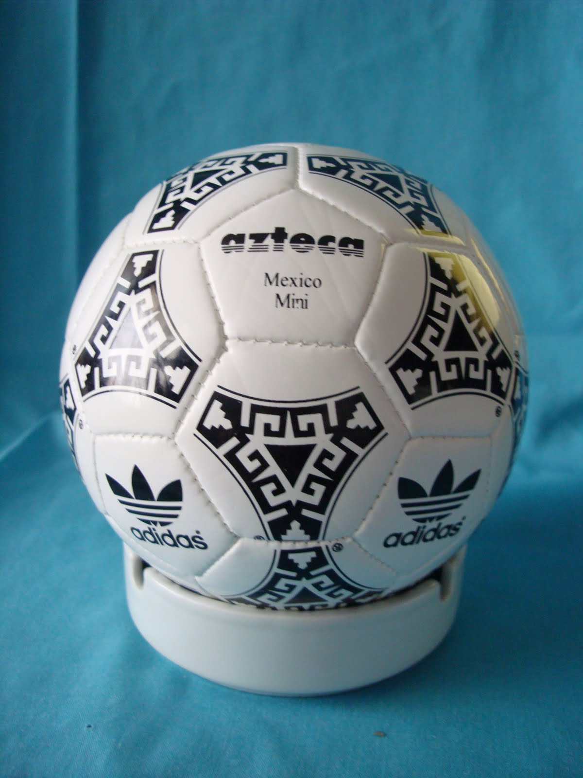 Colección Adidas mini ball: Balones Mundiales