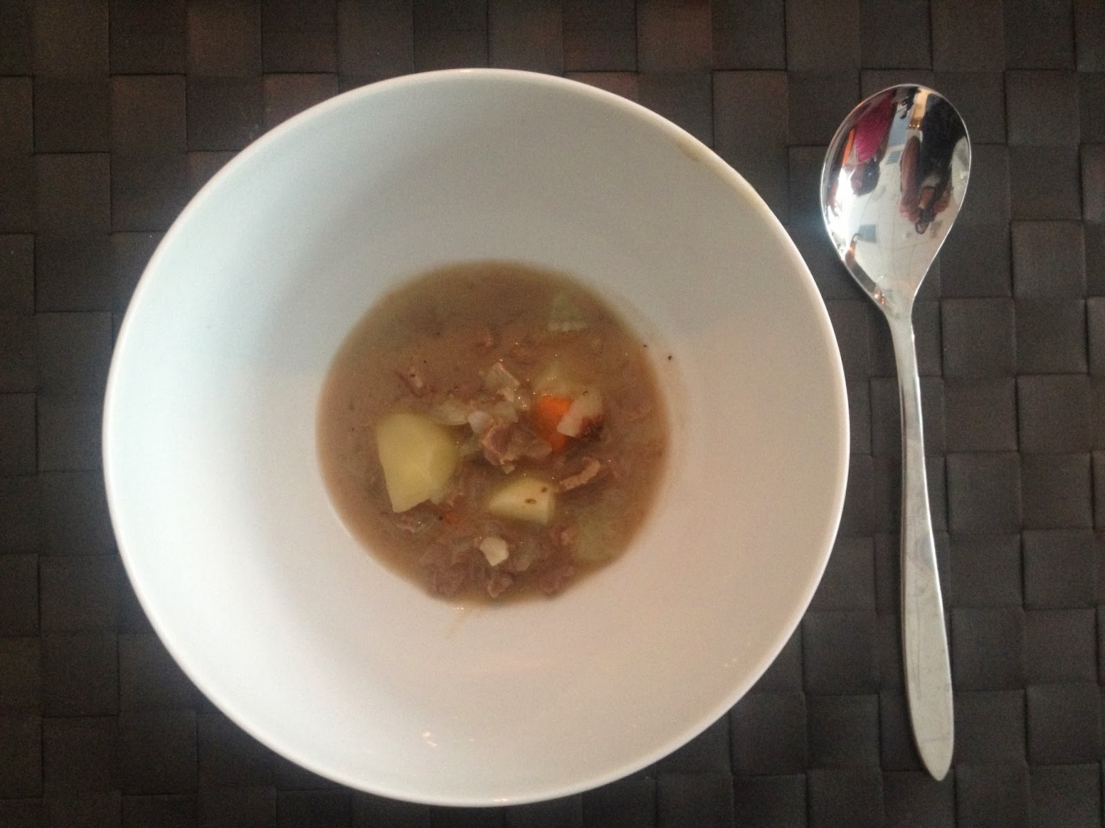 MALENESmaktMAT: ENKEL BIDOS - SAMISK GRYTERETT MED REINSKAV