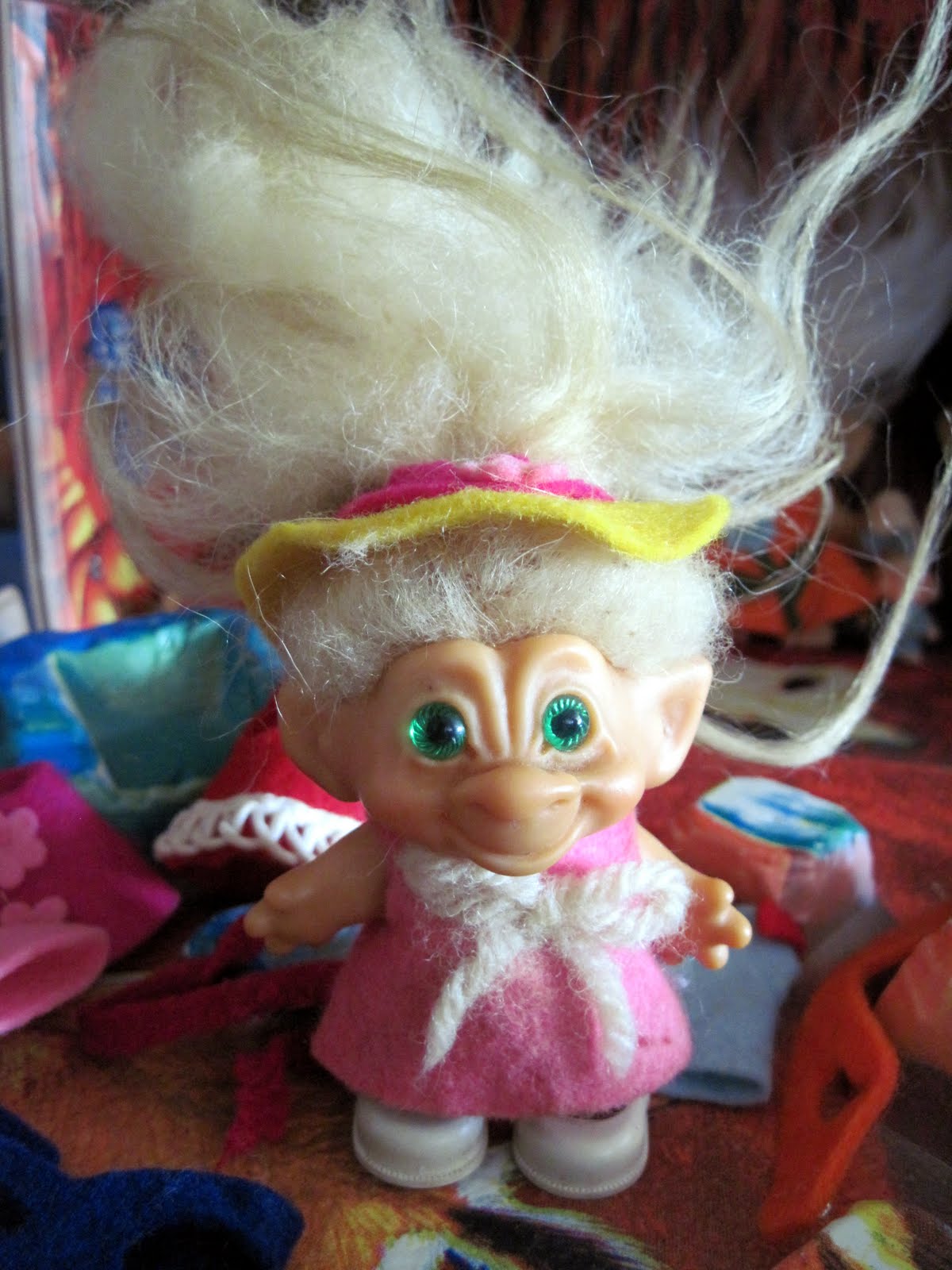 Tracy's Toys (and Some Other Stuff): Troll House and Family