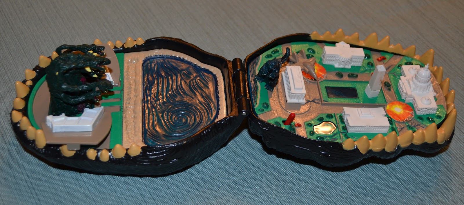 the sphinx: Trendmasters Godzilla Micro Playsets: #4 - Biollante in ...