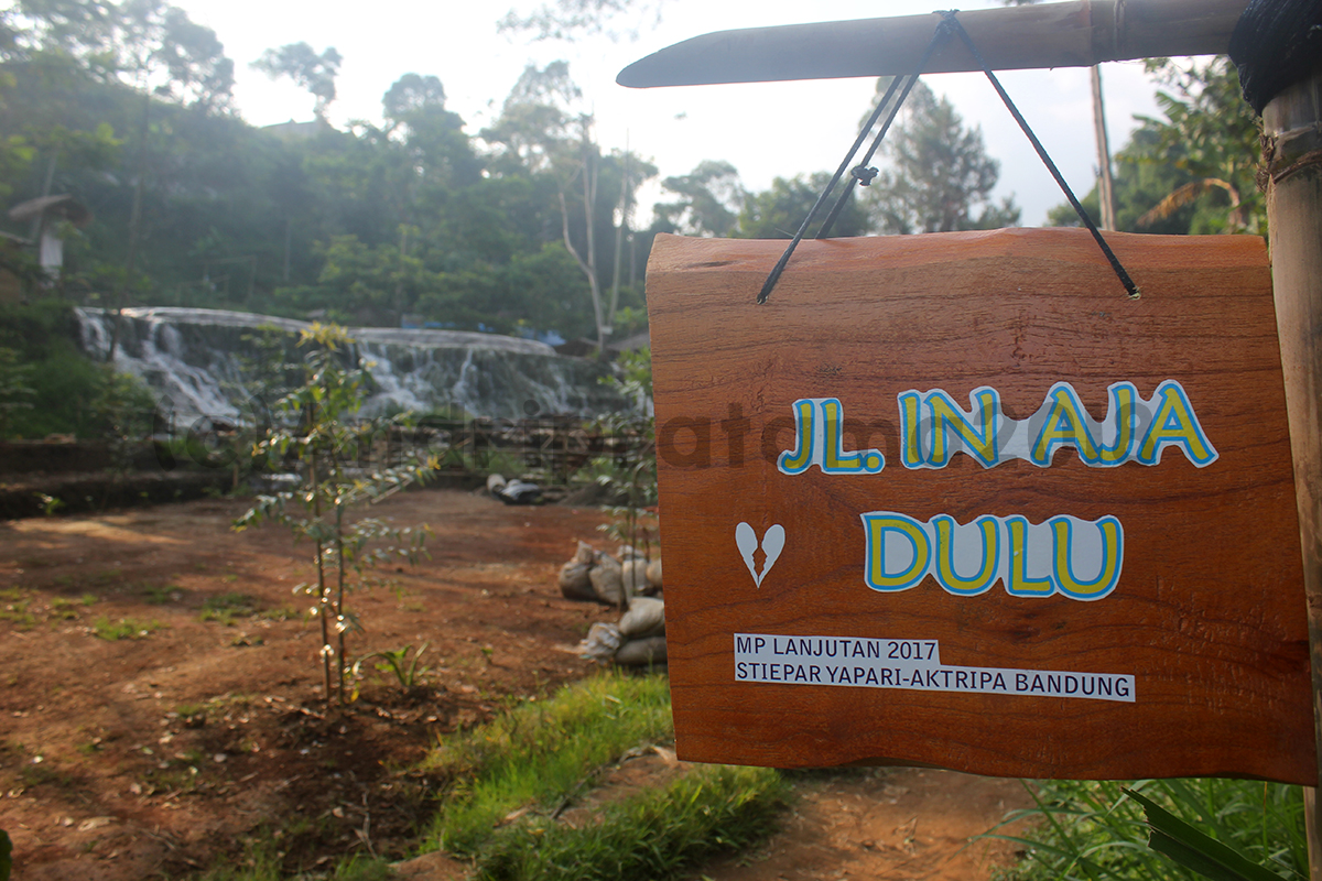 Kehangatan di Curug Cipanas Nagrak Kabupaten Bandung Barat