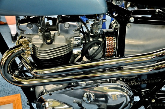 Smoke and Throttle: Jack Simmons and his "Big Bear Replica"