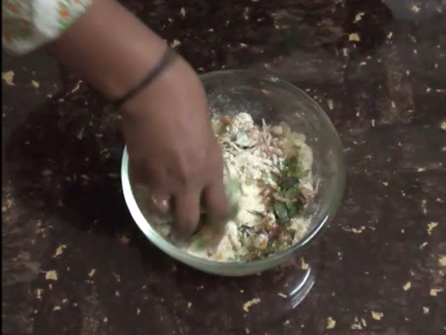 Sukku's Kitchen : JEEDIPAPPU PAKODI / KAJU PAKODA / CASHEW NUT FRITTERS ...
